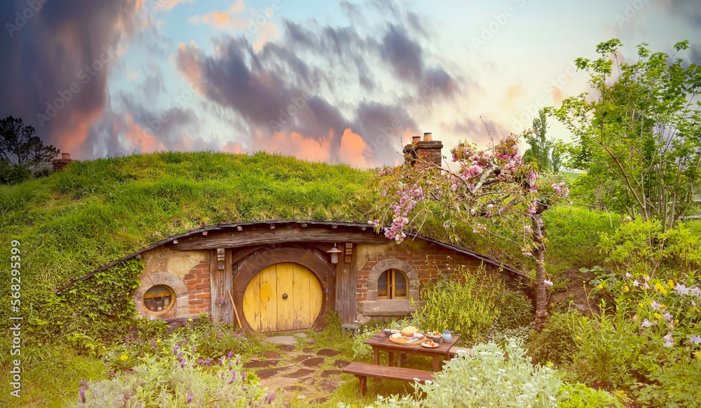 MATAMATA- NEW ZEALAND -NOVEMBER -2- 2022: Hobbiton - movie set created ...