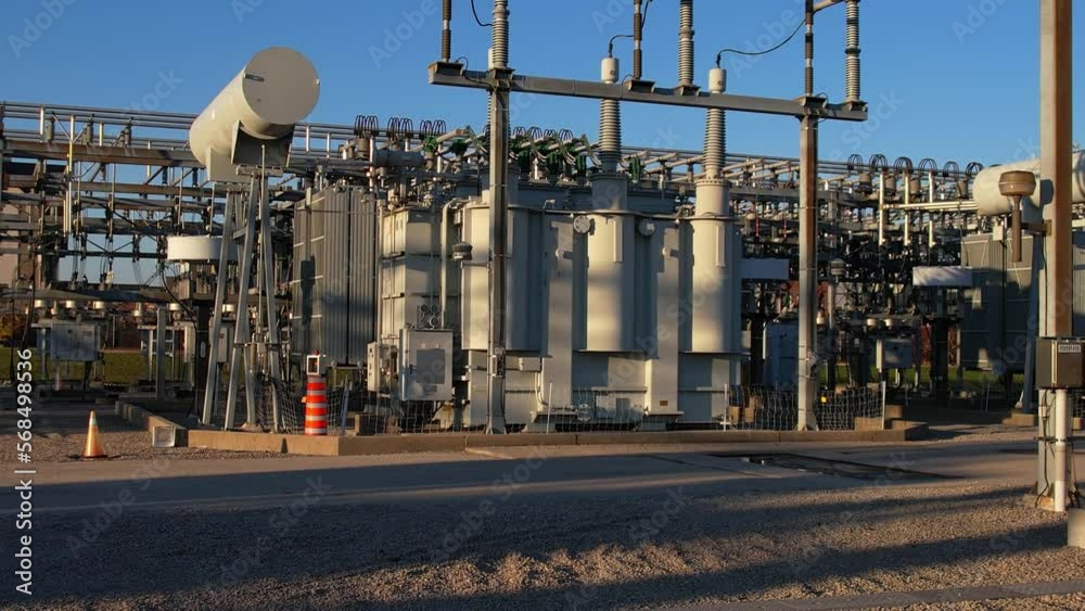 Vídeo do Stock: High voltage substation with pylons and distribution ...