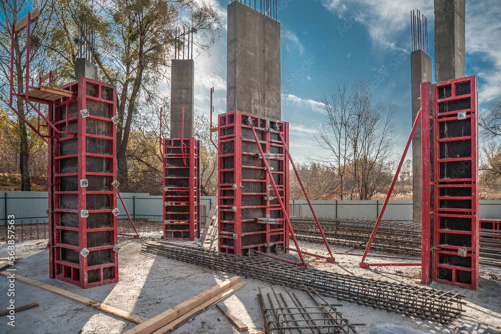 Vertical formwork panels on the construction of a residential building ...