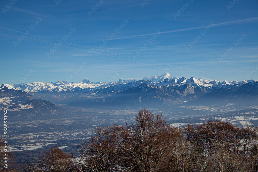 La vallée de l'Arve et le massif du Mont-Blanc depuis le Salève, Haute ...