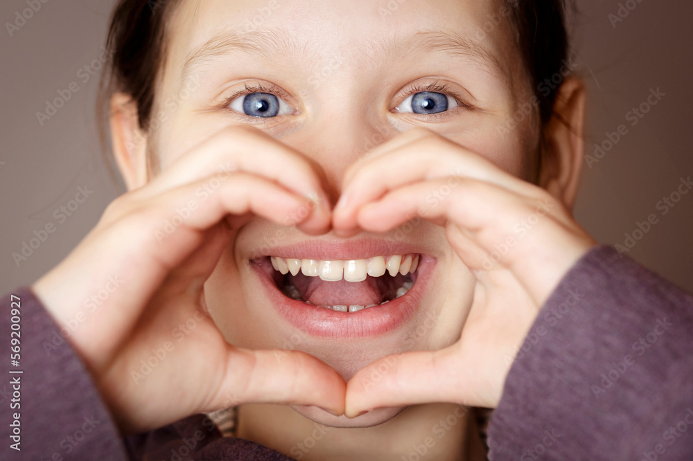 Heart sign front Happy Smiling. Healthy Teeth Dental Care of Teen or ...