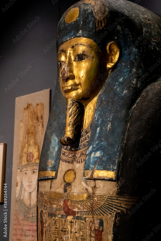 Liverpool World Museum Mummy Room. Hor-wen-nefer sarcophagus coffin lid ...