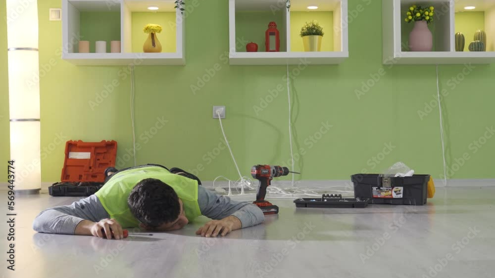 A repairman who had an accident at work. Electric shock, shock ...