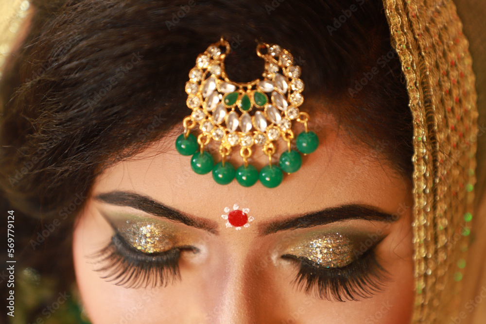 Traditional hindu wedding ceremonies, indian marriage scene, putting ...
