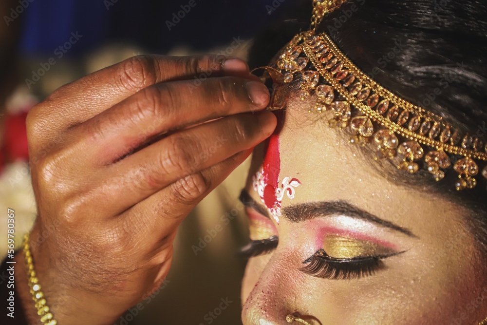 Traditional hindu wedding ceremonies, indian marriage scene, putting ...