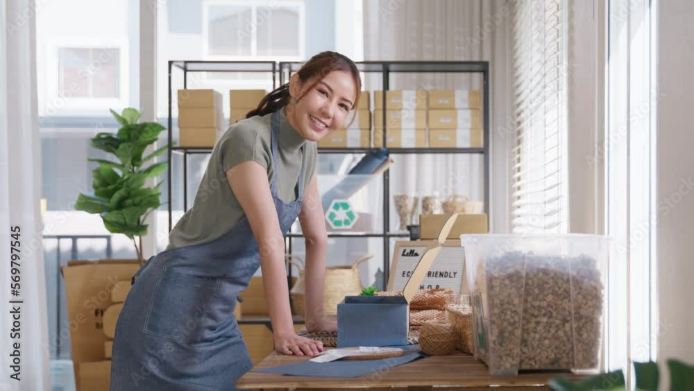 Go green vendor use eco packaging parcel carton box in net zero waste ...