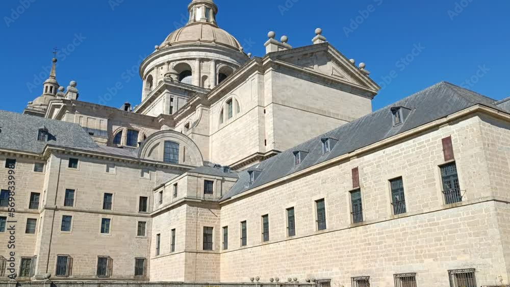 Vista del majestuoso real monasterio de San Lorenzo de El Escorial ...