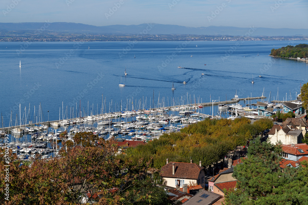 Foto de Vue sur le lac Léman depuis les hauteurs de la ville de Thonon ...