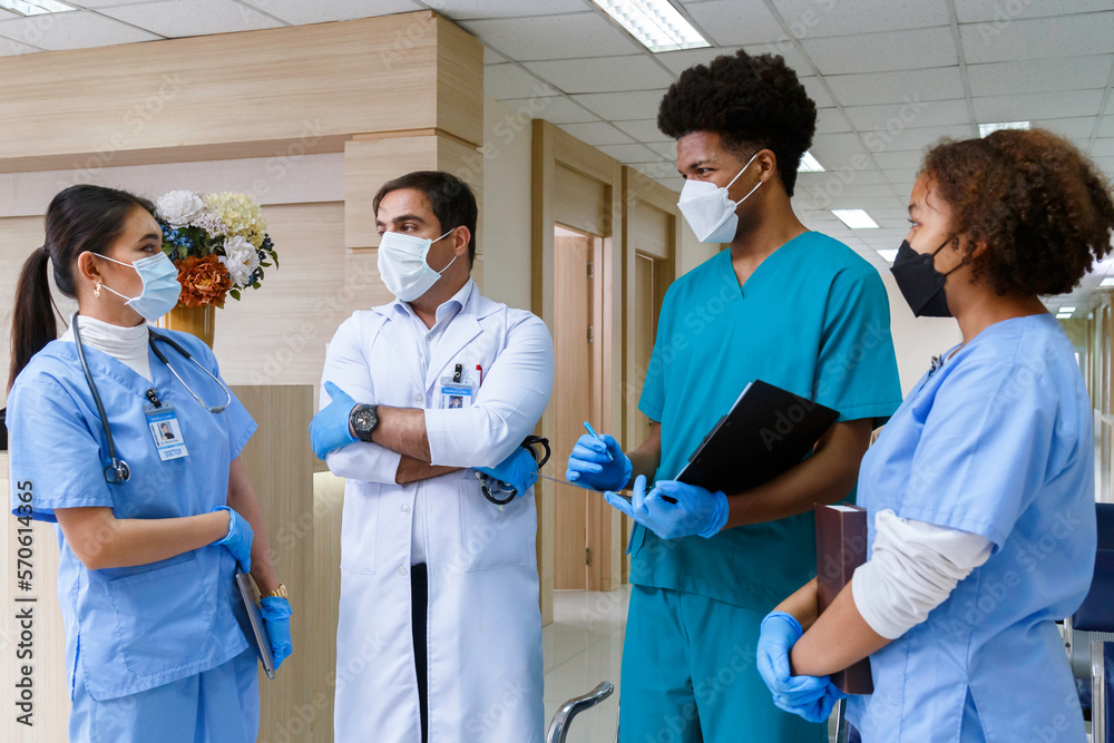 professor doctor give advice and discuss with intern student team for ...