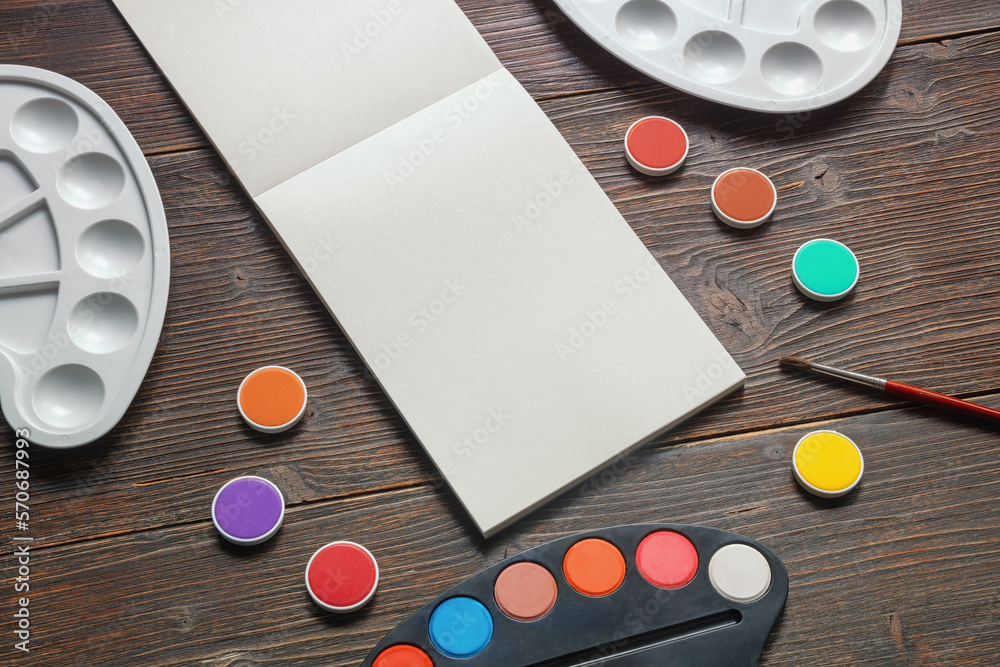 Sketchbook, different watercolor paints and palettes for watercolor ...