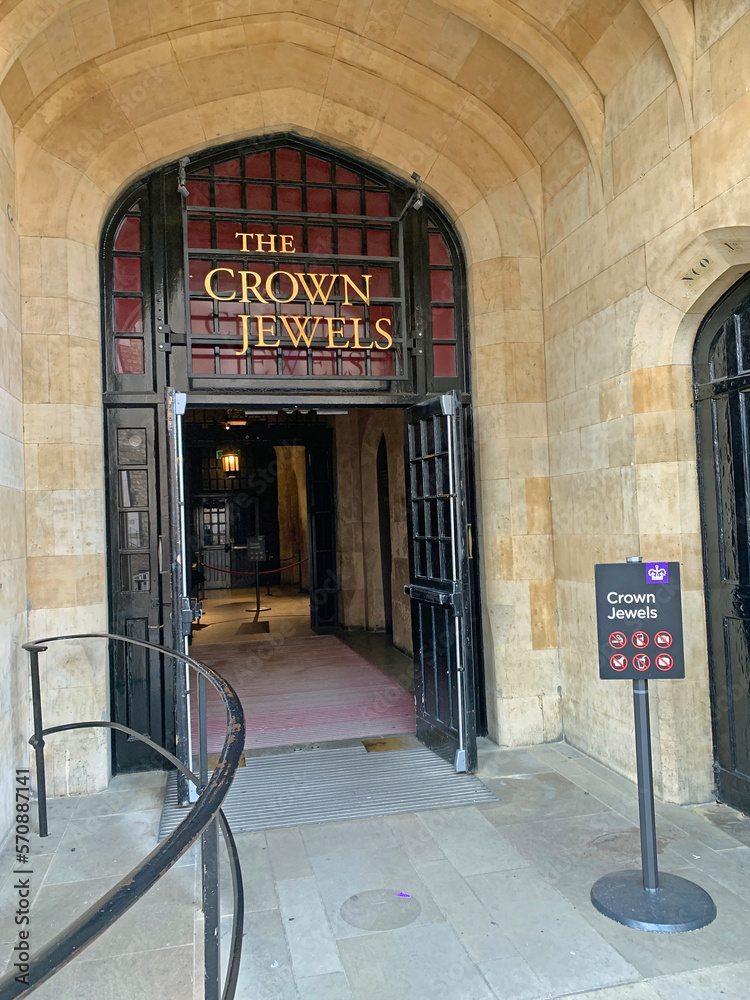 Entrance to the Crown Jewels which are housed in the Tower of London ...