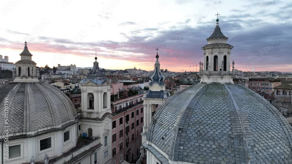Le cupole di piazza del Popolo. Spettacolare ripresa aerea con drone ...