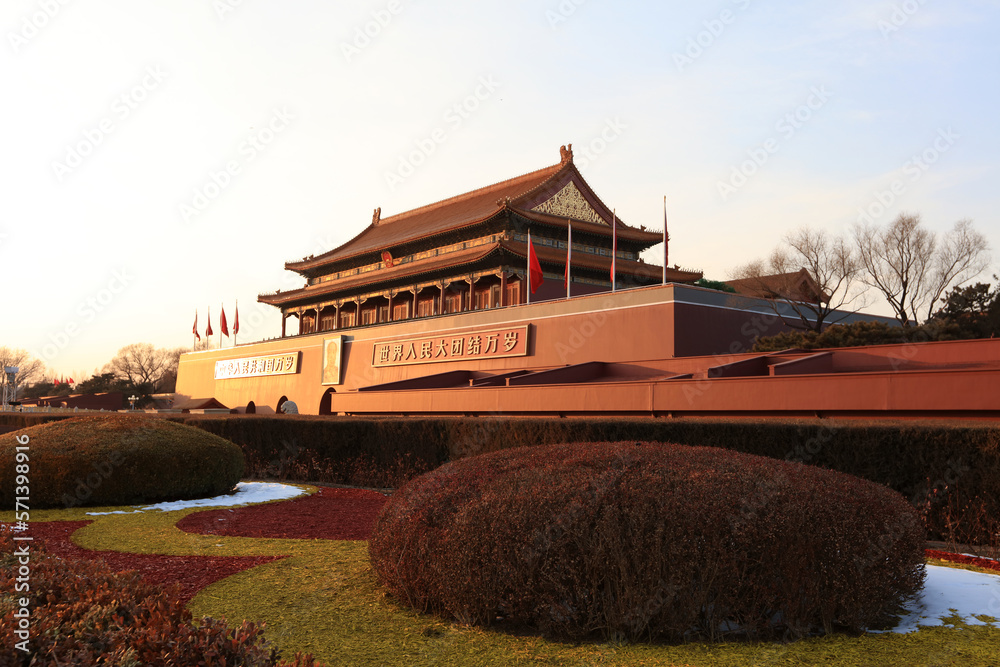 Qianmen Gate on Tiananmen Square and the entrance to the Palace Museum ...