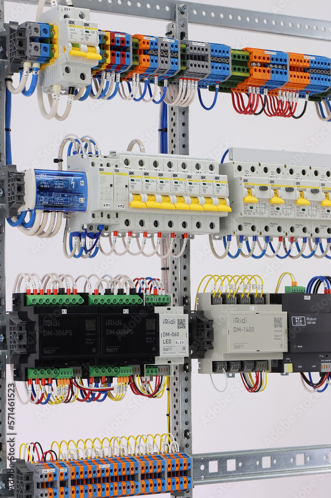 IEK automatic current switches for protection of electrical loads ...