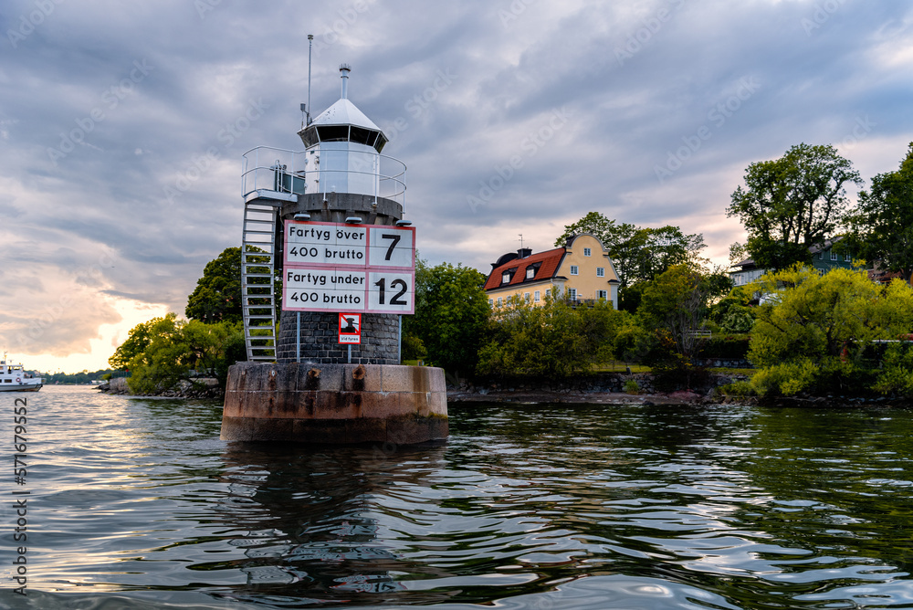 Poster Maritime semaphore of signals for navigation in channels with ...