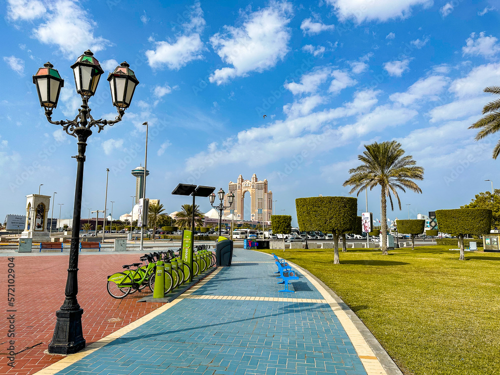 Abu Dhabi Corniche promenade in Al Marina, cycle and pedestrian ...
