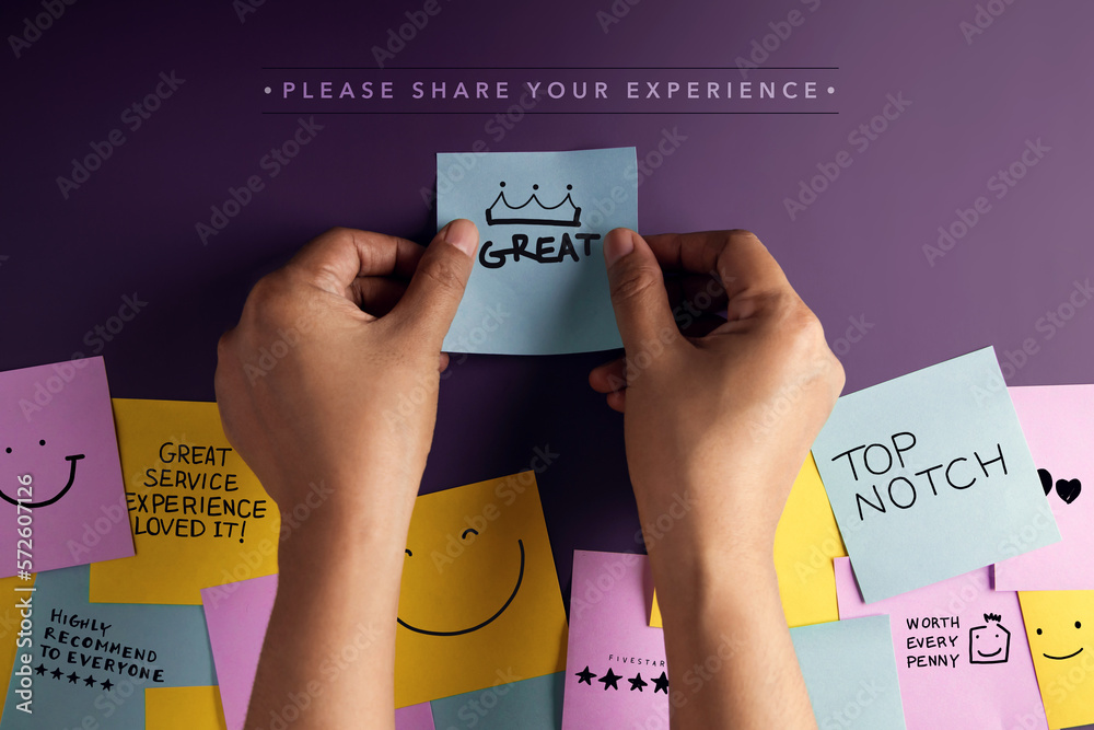 Customer Experience Concept. Happy Client stick a Sticky Notes with ...