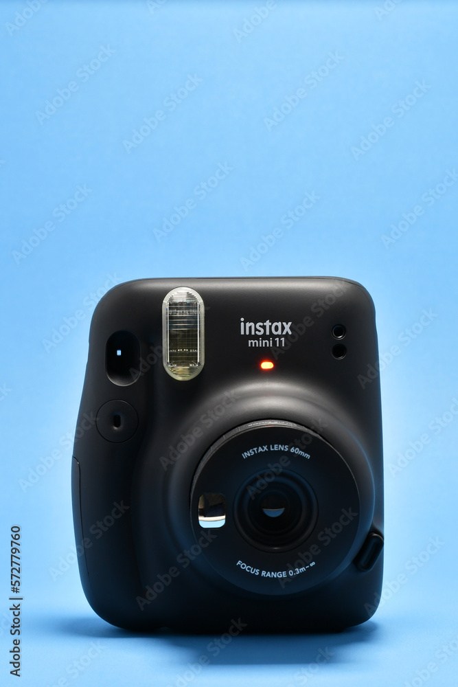 GUATEMALA, GUATEMALA - 17 DE FEBRERO, 2023: Cámara Instantánea Fujifilm ...