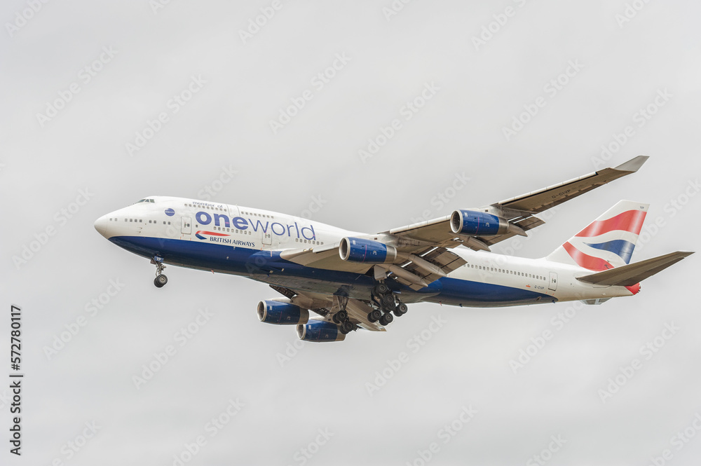 G-CIVP British Airways Boeing 747 Oneworld Livery Landing in ...