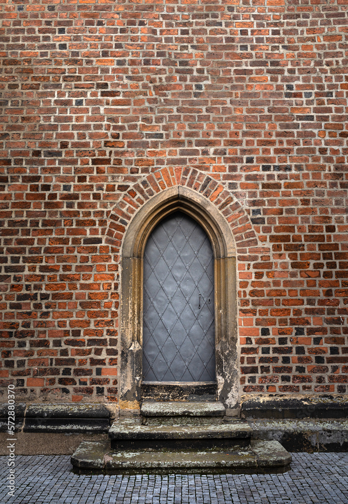 Gothic door to the temple. Curved arch - the most characteristic ...