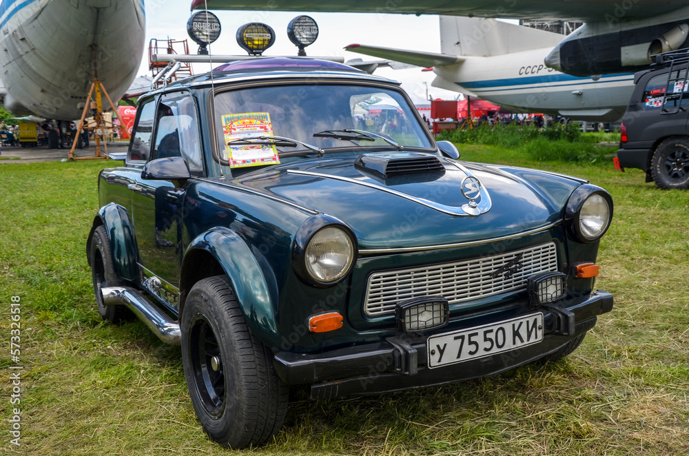 Trabant 601 Limousine 0.6 Manual, 26hp, 1964 4-speed East Germany's ...