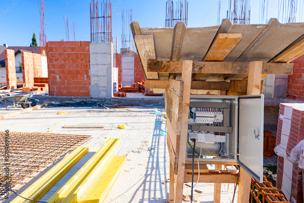 Electric power supply at construction site, electrical control circuit ...