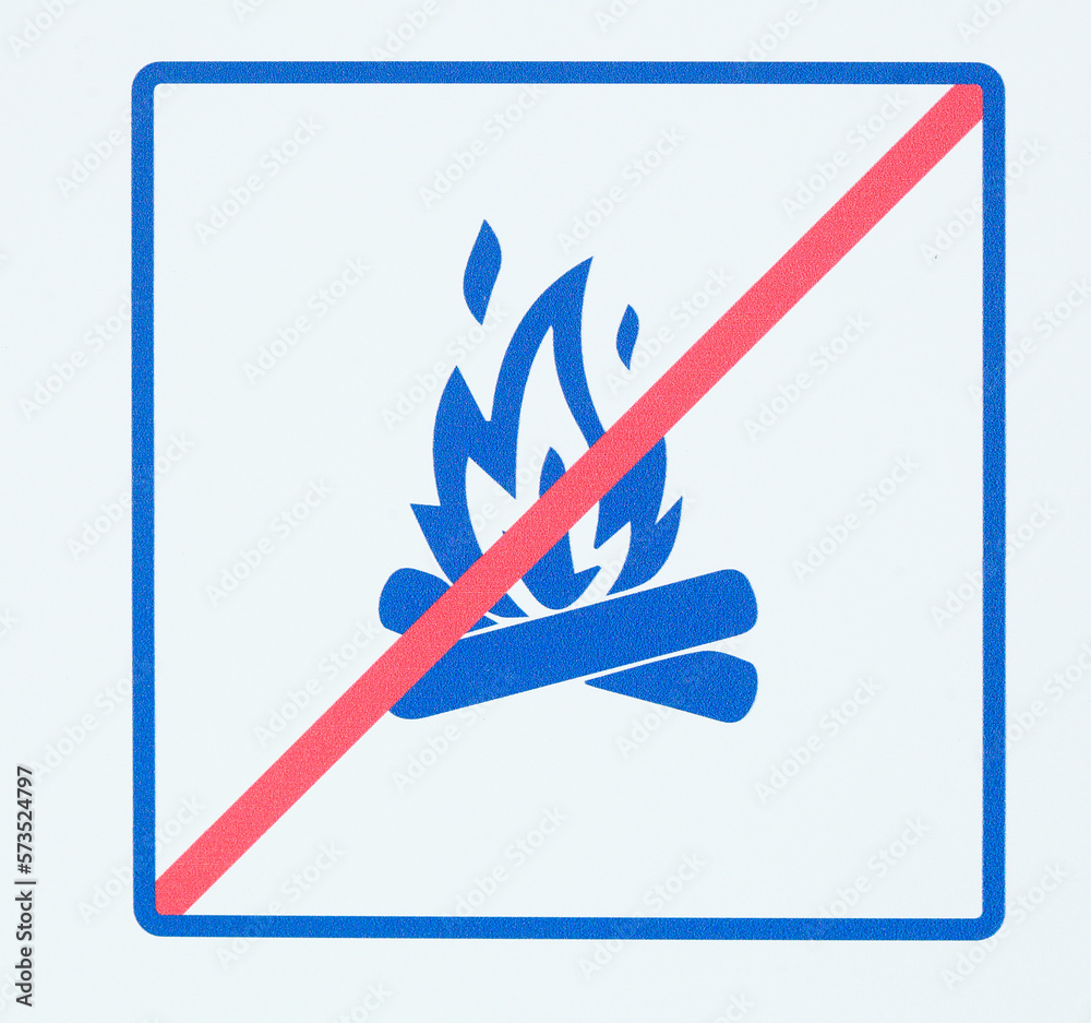 Schild Feuer machen verboten, an einem Strand, Verbotsschild ...