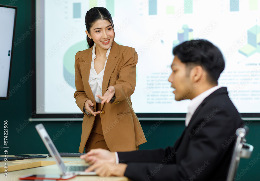 Foto de Millennial Asian happy professional successful female ...