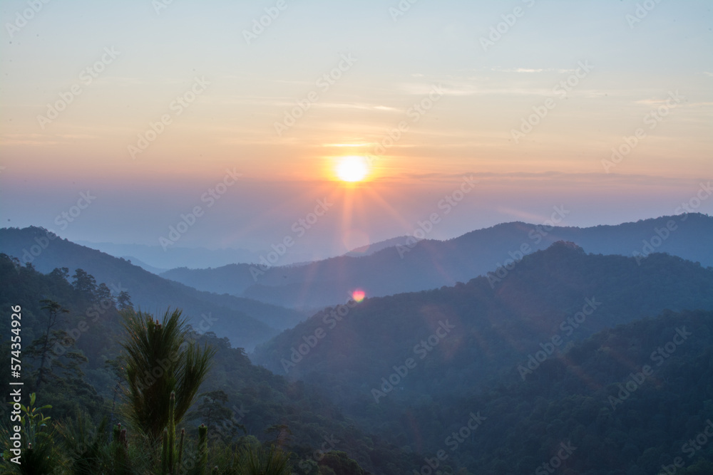 Foto de sunrise of mountain view at Kew-Hin, Ban Chae Son, Chae Son ...