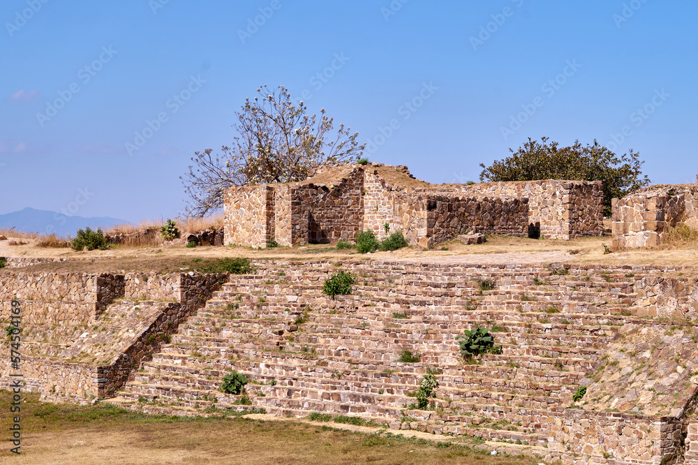 Ruinas de Monte Albán en Oaxaca, hermosos paisajes en la cima de una ...