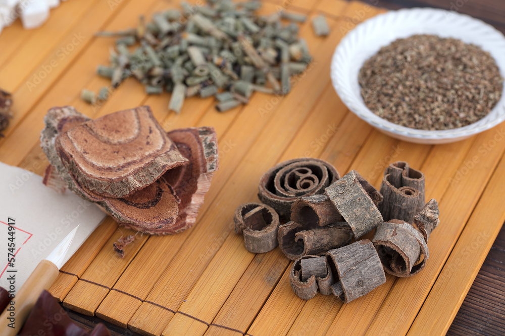 Photo & Art Print Several commonly used Chinese medicinal materials are ...