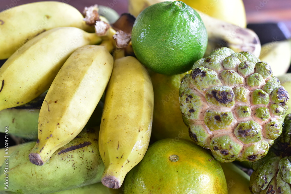 banana alimento saudavel ata fruta do conde Stock Photo | Adobe Stock