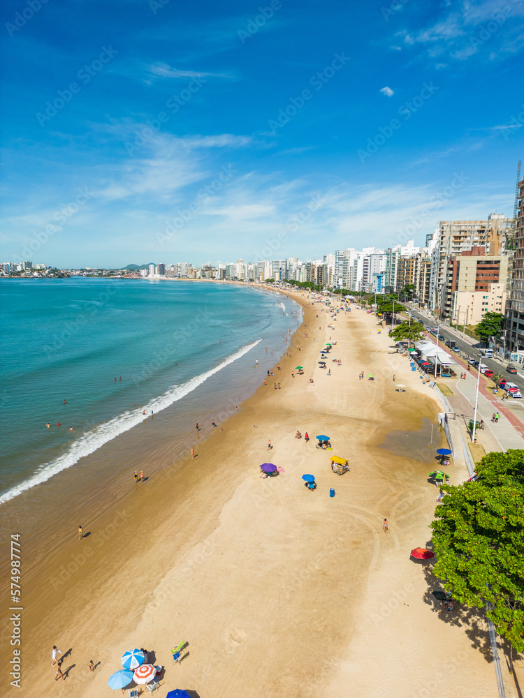 Imagem aérea da Praia do Morro e Praia da Cerca, na região central de ...