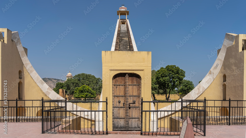The world's largest ancient sundial Samrat Yantra at the Jantar Mantar ...