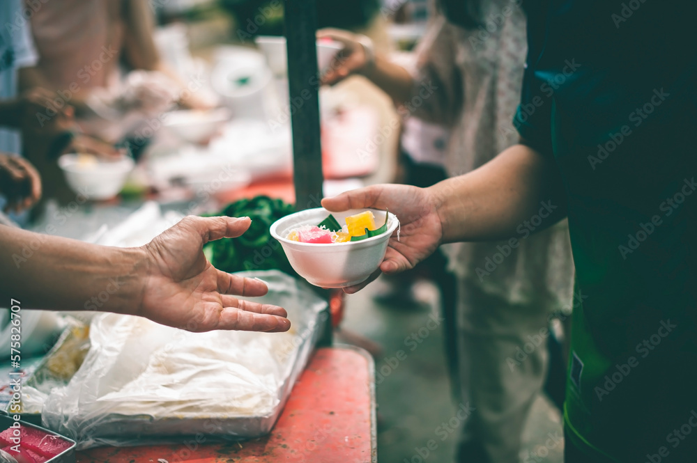 Helping donate free food to fill the stomachs of the poor: the concept ...