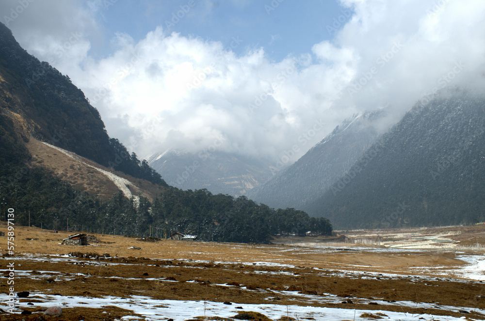 Beautiful landscape view of Yumthung Valley of North Sikkim. In the ...