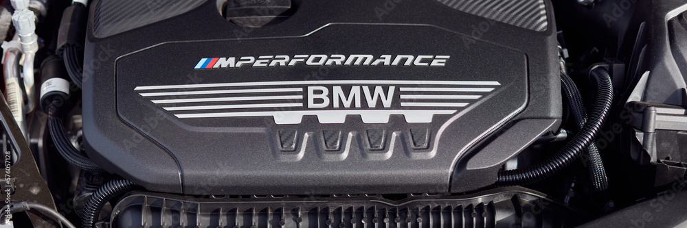 Engine of the BMW M135i, M Performance, 306hp, 0-100 km/h - 4,8s ...