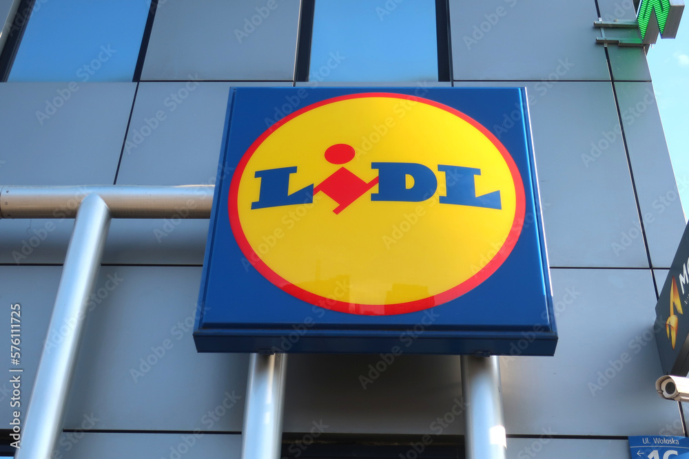 Lidl emblem, sign on the facade of Lidl supermarket. WARSAW, POLAND ...