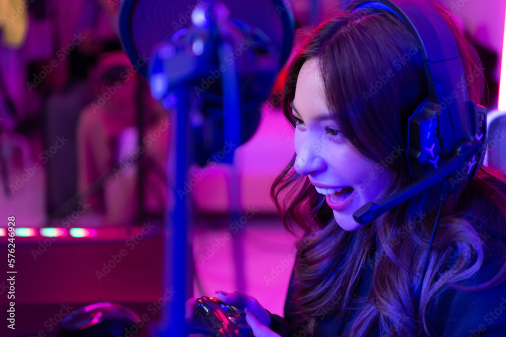 Zdj cie Stock Professional Gamer Is A Gamer For Prize Money Or To Zdj cie Stock Professional Gamer Is A Gamer For Prize Money Or To