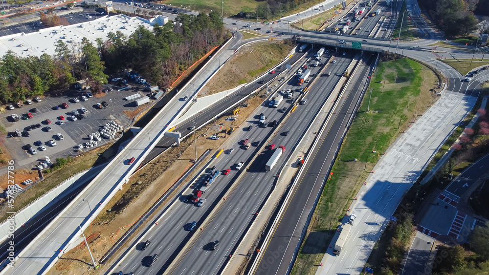 Busy traffic along Highway I-285 (the Perimeter) with under ...