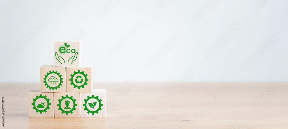 Icon on wooden boxes of reducing CO2 emissions, Carbon free energy ...
