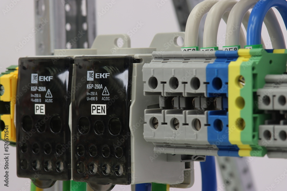 EKF distribution unit for connecting copper electrical wires. Mounting ...