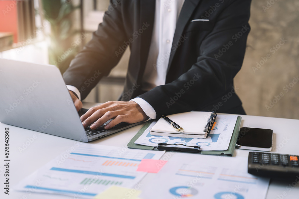 Businessman hand Project manager working and update tasks and Gantt ...