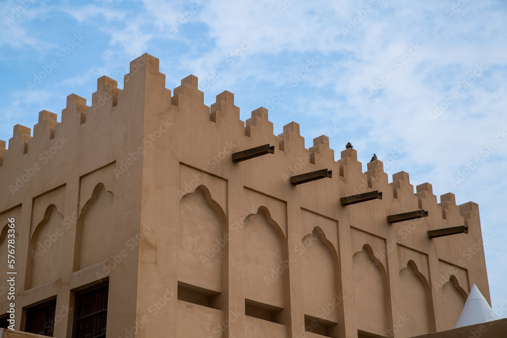 Foto de Doha, Qatar: Architectural features of the exterior facade of ...