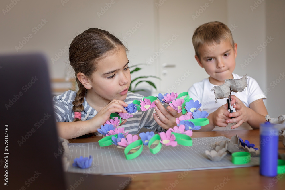 Transformation an ordinary egg carton into a beautiful Easter flower ...