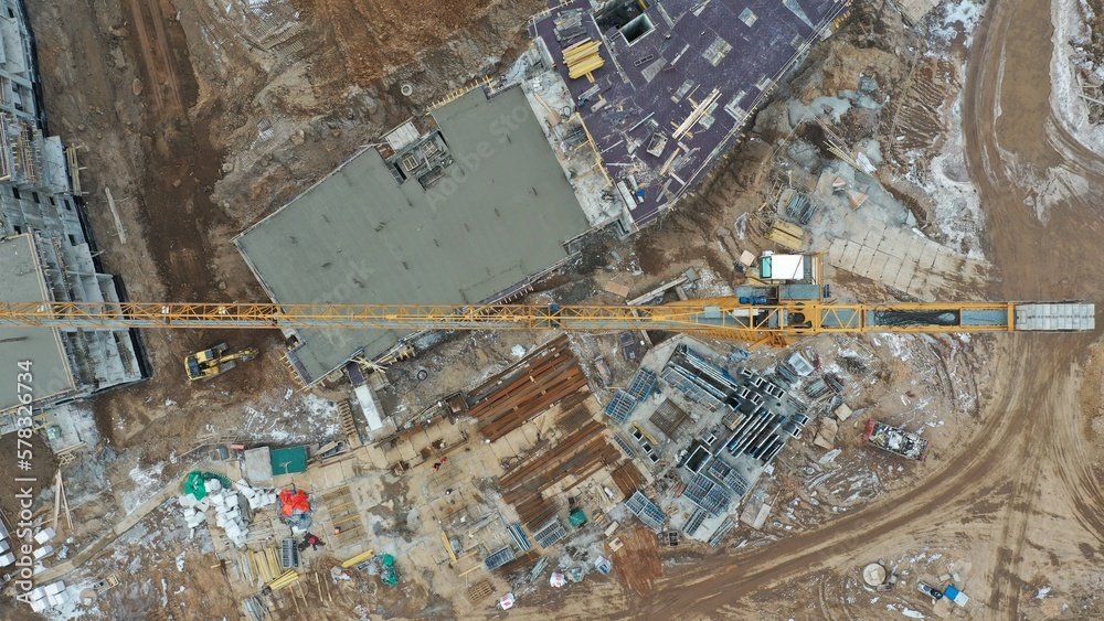 Long boom of a high-rise tower crane, top view. A construction crane ...