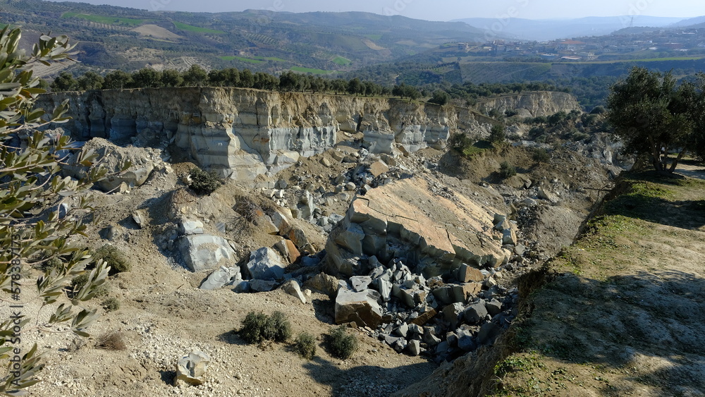 Türkiye earthquake, Major landslide in olive groves in Hatay due to ...