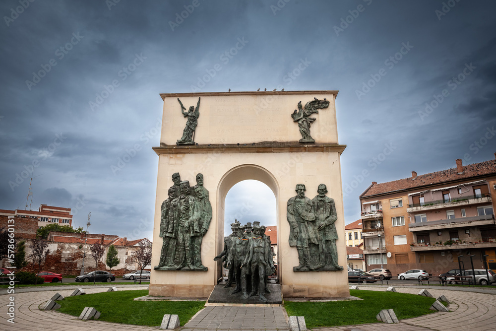Foto Stock ARAD, ROMANIA - SEPTEMBER 17, 2022: Arcul de Triumf of Arad ...