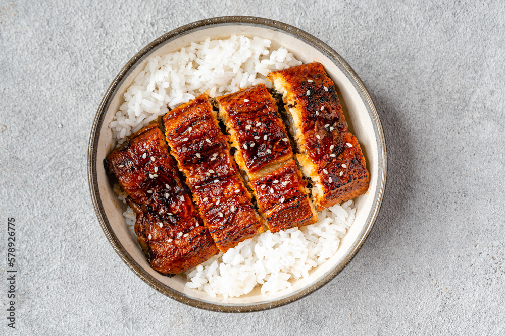 Unagi donburi It consists of a donburi type large bowl filled with ...