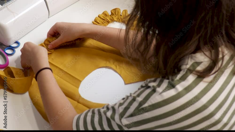 making a cute collar with your own hands process. making handcraft ...